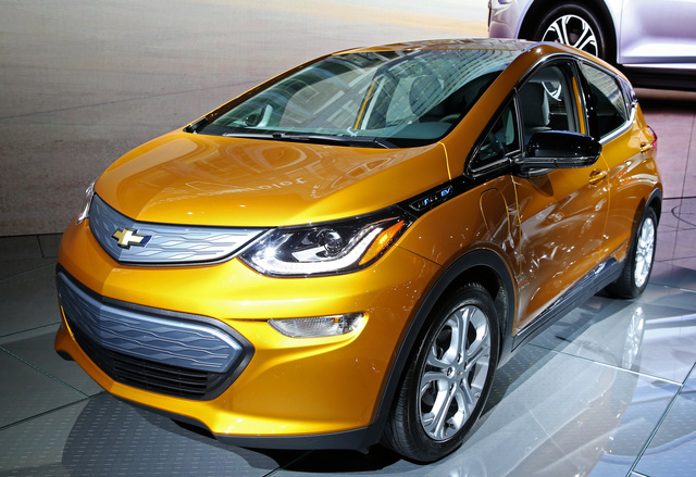Chevrolet Bolt EV Photos and Specs. Photo: Chevrolet Bolt EV mod 2016 ...