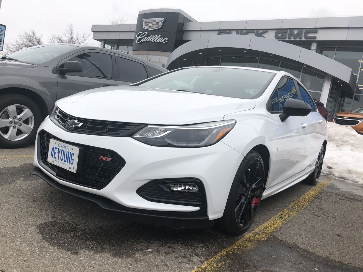 Chevrolet Cruze Photos and Specs. Photo: Chevrolet Cruze mod 2018 and ...