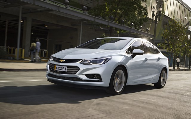 Chevrolet Cruze Photos and Specs. Photo: Chevrolet Cruze interior big ...
