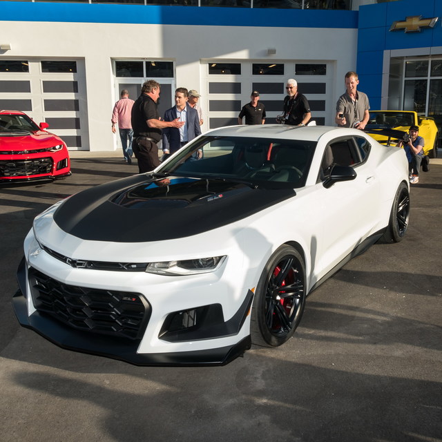 Chevrolet Camaro Convertible Photos and Specs. Photo: Chevrolet Camaro ...