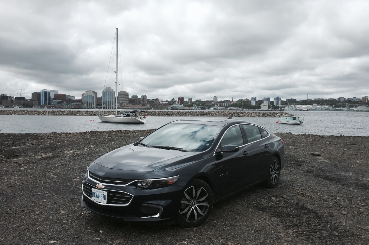 Chevrolet Malibu Photos and Specs. Photo: Chevrolet Malibu exterior ...