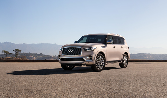 Infiniti QX80 Photos and Specs. Photo: Infiniti QX80 suv photo and 22 ...