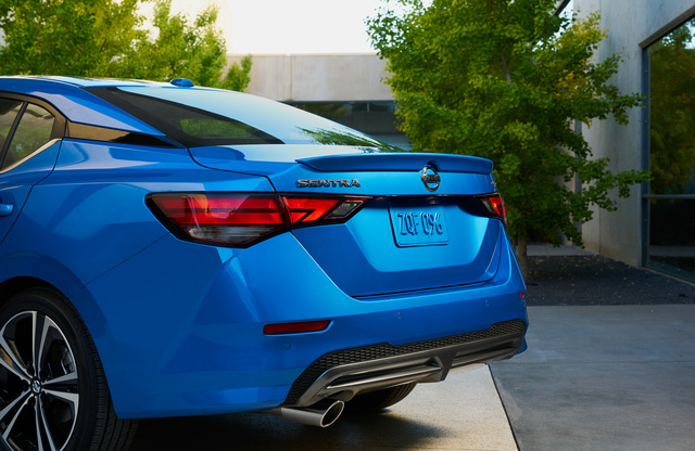 Nissan Sentra Photos and Specs. Photo: Nissan Sentra mod model and 42 ...