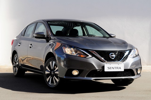 Nissan Sentra Photos and Specs. Photo: Nissan Sentra sedan model and 42 ...