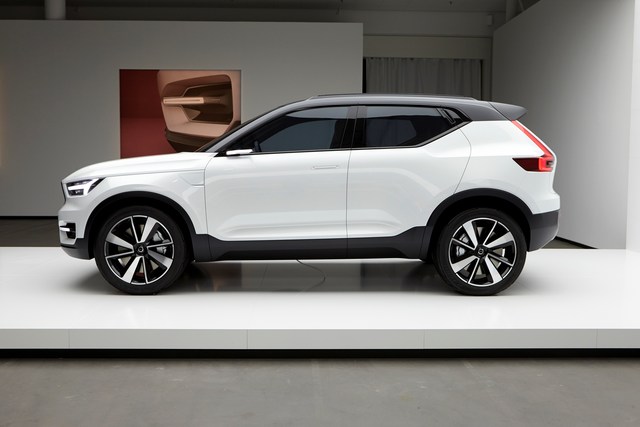 Volvo XC40 Photos and Specs. Photo: Volvo XC40 mod restyling and 21 ...