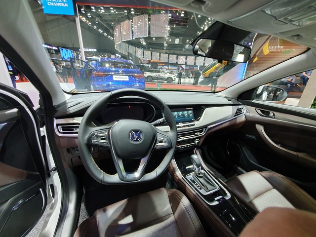 JAC iEVS4 Photos and Specs. Photo: JAC iEVS4 reviews photo and 16 perfect photos of JAC iEVS4