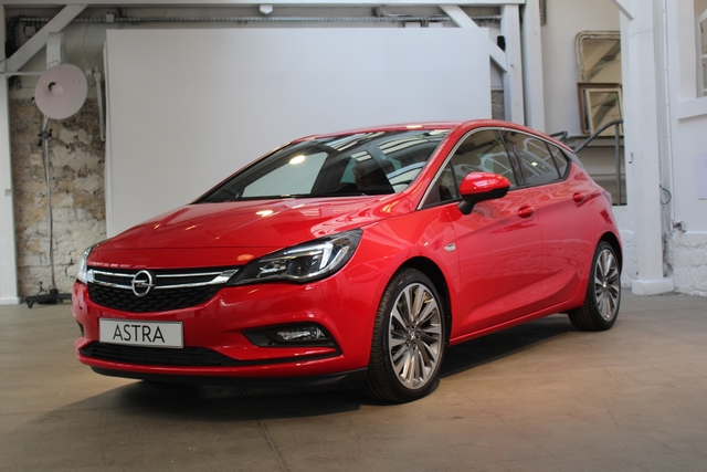 Opel Astra Hatchback Photos and Specs. Photo: Opel Astra Hatchback best ...