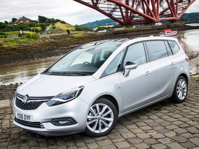 Opel Zafira Photos and Specs. Photo: Opel Zafira minivan big and 18 ...