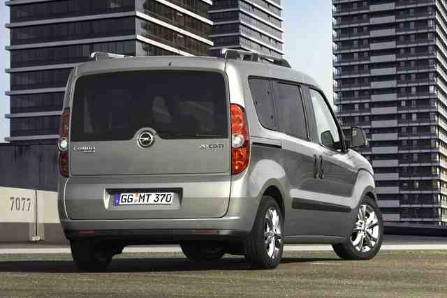 Opel Combo Cargo Photos and Specs. Photo: Opel Combo Cargo modern photo ...