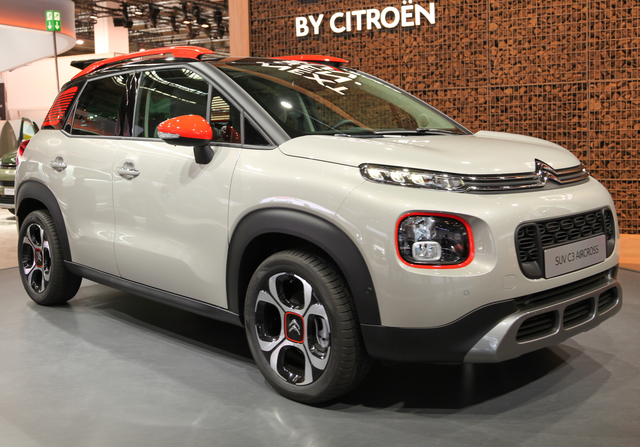 Citroen C3 Aircross Photos and Specs. Photo: Citroen C3 Aircross mod ...