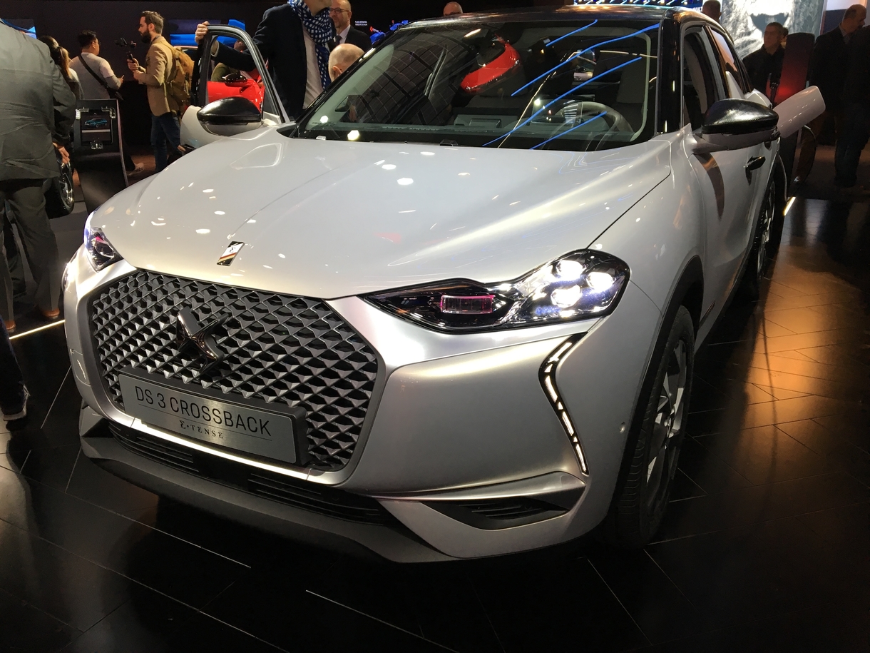 Citroen DS3 Crossback Photos and Specs. Photo: Citroen DS3 Crossback ...
