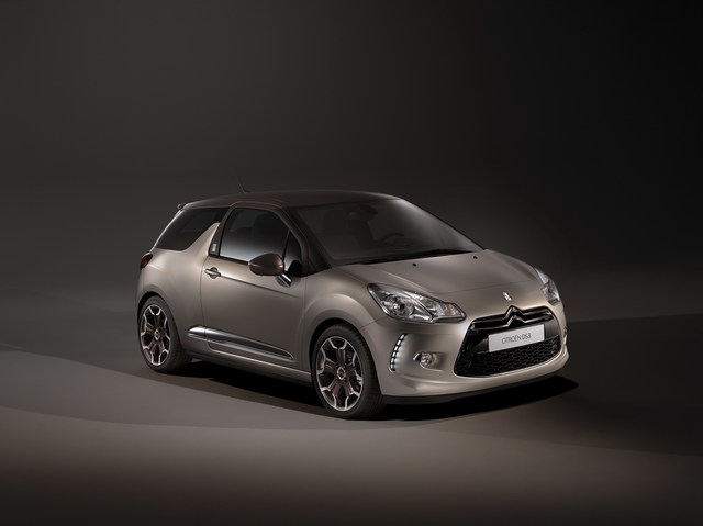 Citroen DS3 Crossback Photos and Specs. Photo: Citroen DS3 Crossback 4k ...