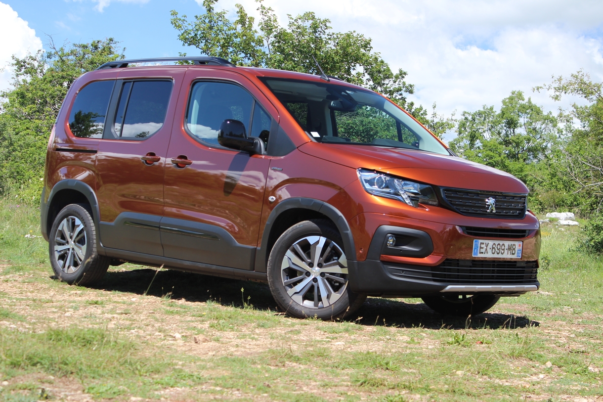Peugeot Rifter Photos and Specs. Photo: Peugeot Rifter minivan big and ...