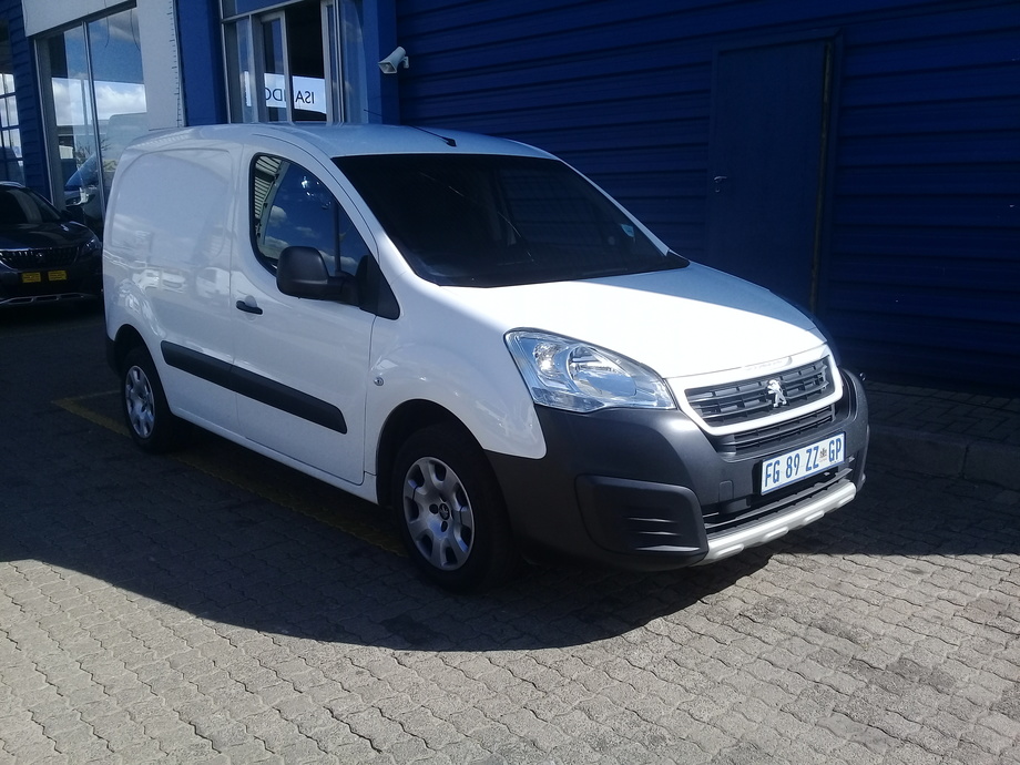 Peugeot Partner Photos and Specs. Photo: Peugeot Partner accessories ...