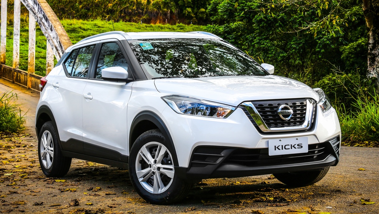 Datsun Cross Photos and Specs. Photo: Datsun Cross hd restyling and 32 ...