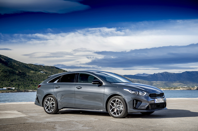 KIA ProCeed Photos and Specs. Photo: KIA ProCeed wagon specifications ...