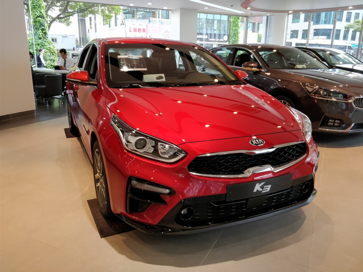 KIA Cerato Photos and Specs. Photo: KIA Cerato mod 2018 and 29 perfect ...
