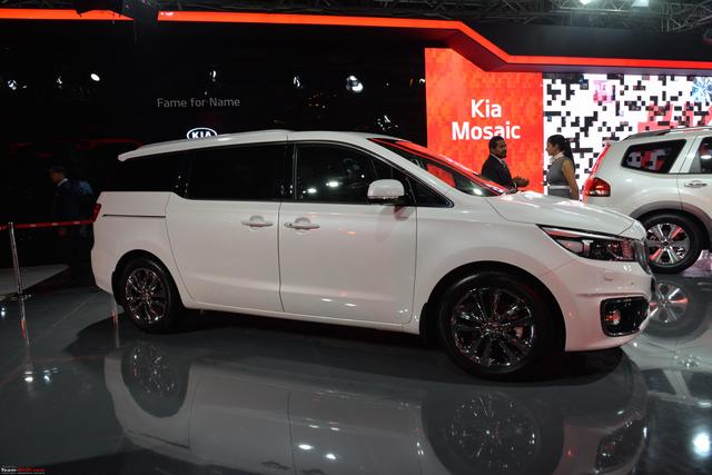 KIA Carnival Photos and Specs. Photo: KIA Carnival modern photo and 26 ...