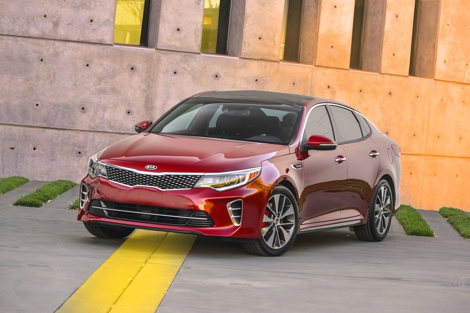 KIA Optima Photos and Specs. Photo: KIA Optima sedan 2018 and 20 ...