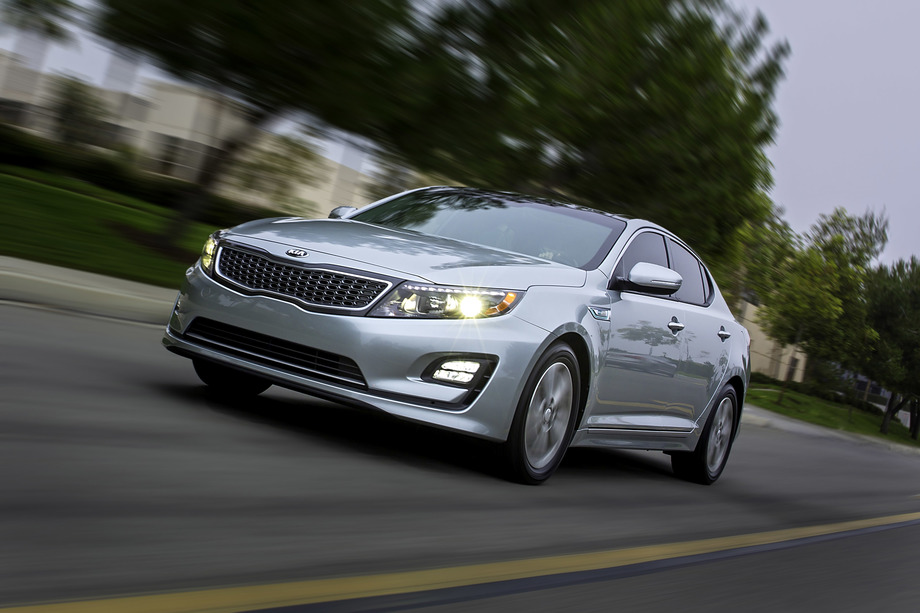 KIA Optima Hybrid Photos and Specs. Photo: KIA Optima Hybrid mod 2018 ...