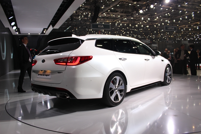 KIA Optima SW Photos and Specs. Photo: KIA Optima SW reviews big and 19 ...