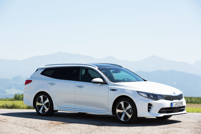 KIA Optima SW Photos and Specs. Photo: KIA Optima SW reviews big and 19 ...