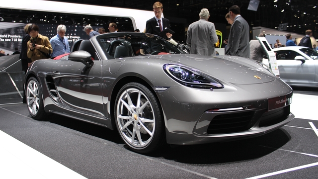 Porsche 718 Boxster Photos and Specs. Photo: Porsche 718 Boxster ...