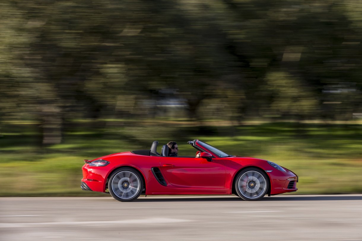 Porsche 718 Boxster Photos and Specs. Photo: Porsche 718 Boxster ...