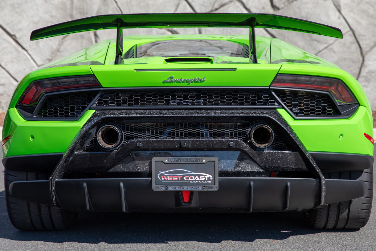 Lamborghini Huracan LP640-4 Performante Photos and Specs. Photo ...